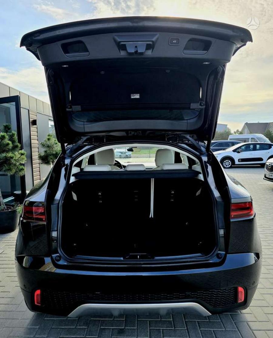 Black Jaguar E-Pace 2019 in Taurage, with an engine capacity of 2.00 L and mileage of 54 thousand km for 13400 €, photo 39 on AUTOMOTO.COM.LV