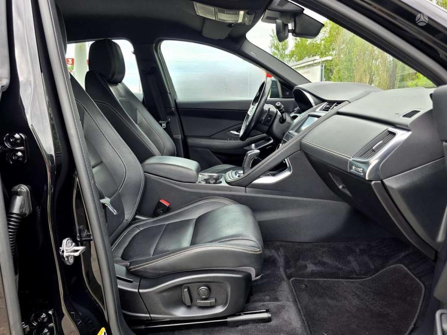 Melns Jaguar E-Pace 2020 Tauragė, ar dzinēja tilpumu 2.00 L un nobraukumu 160 tūkst. km par 13800 €, foto 13 vietnē AUTOMOTO.COM.LV