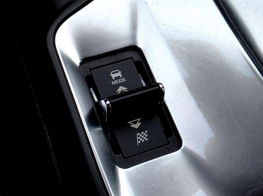 Melns Jaguar E-Pace 2020 Tauragė, ar dzinēja tilpumu 2.00 L un nobraukumu 160 tūkst. km par 13800 €, foto 40 vietnē AUTOMOTO.COM.LV