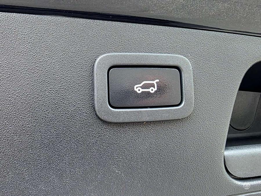 Melns Jaguar E-Pace 2020 Tauragė, ar dzinēja tilpumu 2.00 L un nobraukumu 160 tūkst. km par 13800 €, foto 44 vietnē AUTOMOTO.COM.LV