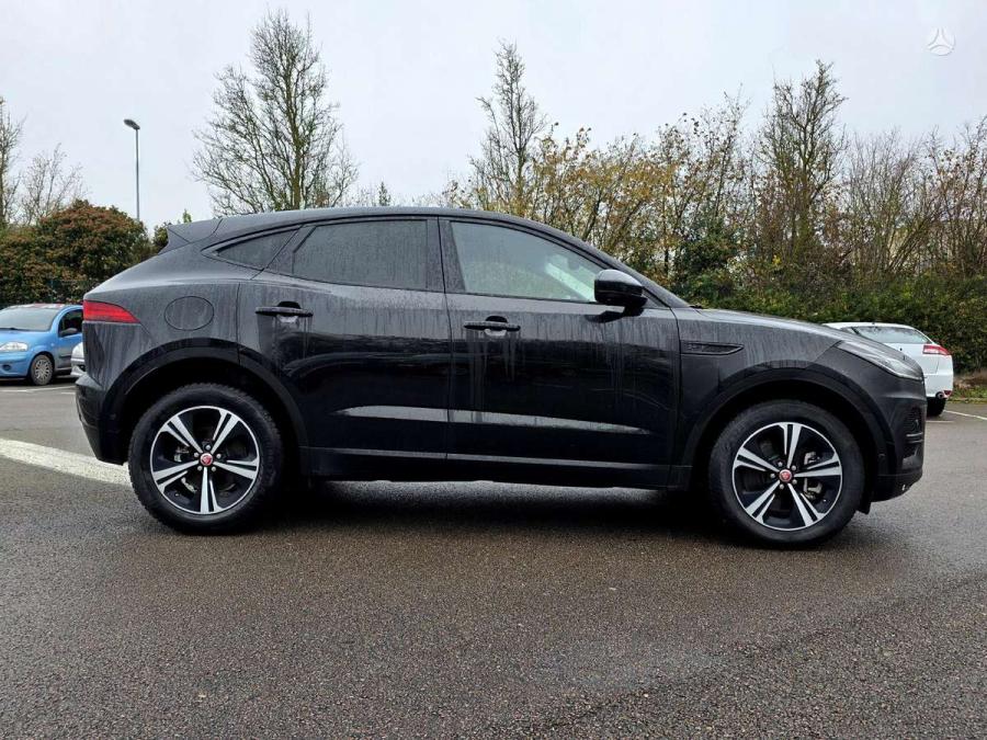 Черный Ягуар E-Pace 2021 в Таураге, объемом двигателя 2.00 л и пробегом 186 тыс. км за 15500 €, фото 4 на AUTOMOTO.COM.LV