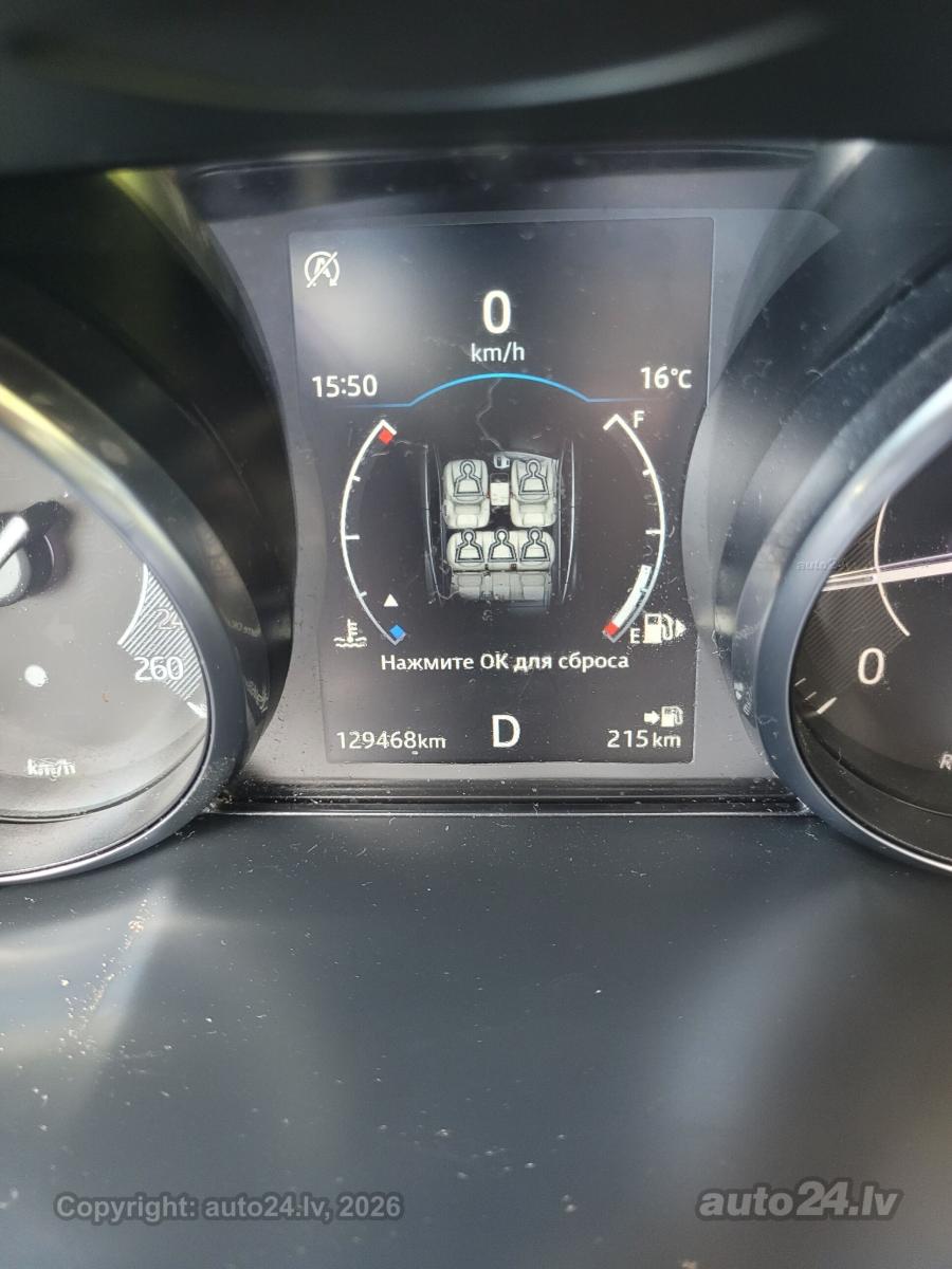 Melns Jaguar E-Pace 2019 Tallina, ar dzinēja tilpumu 2.00 L un nobraukumu 128 tūkst. km par 18500 €, foto 8 vietnē AUTOMOTO.COM.LV