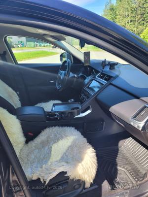 Melns Jaguar E-Pace 2019 Tallina, ar dzinēja tilpumu 2.00 L un nobraukumu 128 tūkst. km par 18500 €, foto 9 vietnē AUTOMOTO.COM.LV