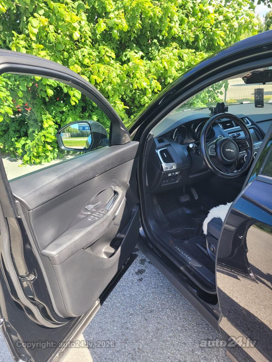 Melns Jaguar E-Pace 2019 Tallina, ar dzinēja tilpumu 2.00 L un nobraukumu 128 tūkst. km par 18500 €, foto 16 vietnē AUTOMOTO.COM.LV