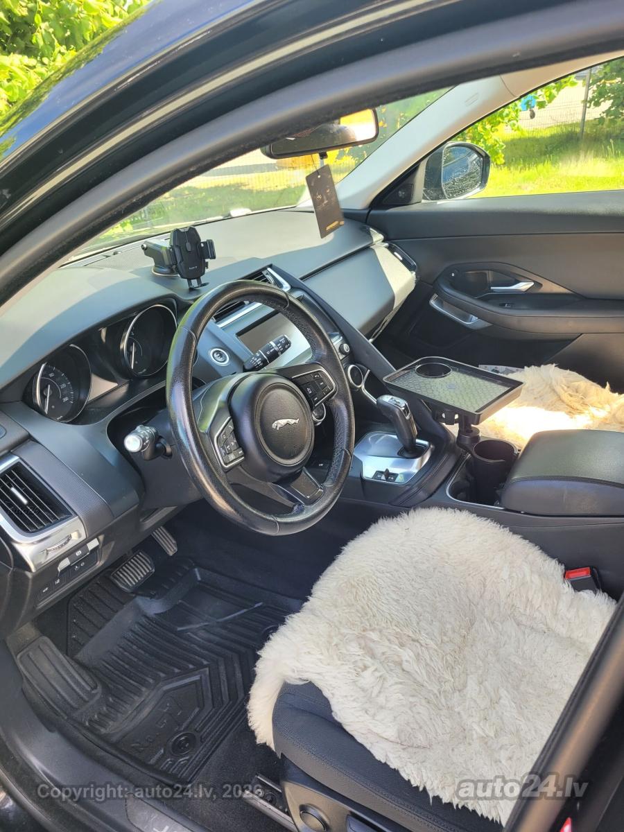 Melns Jaguar E-Pace 2019 Tallina, ar dzinēja tilpumu 2.00 L un nobraukumu 128 tūkst. km par 18500 €, foto 17 vietnē AUTOMOTO.COM.LV