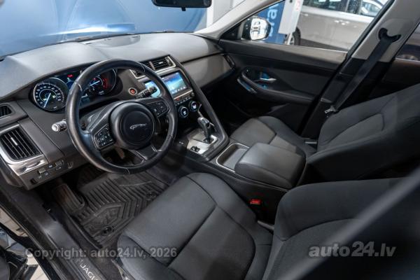 Melns Jaguar E-Pace 2019 Tallina, ar dzinēja tilpumu 2.00 L un nobraukumu 133 tūkst. km par 16990 €, foto 7 vietnē AUTOMOTO.COM.LV