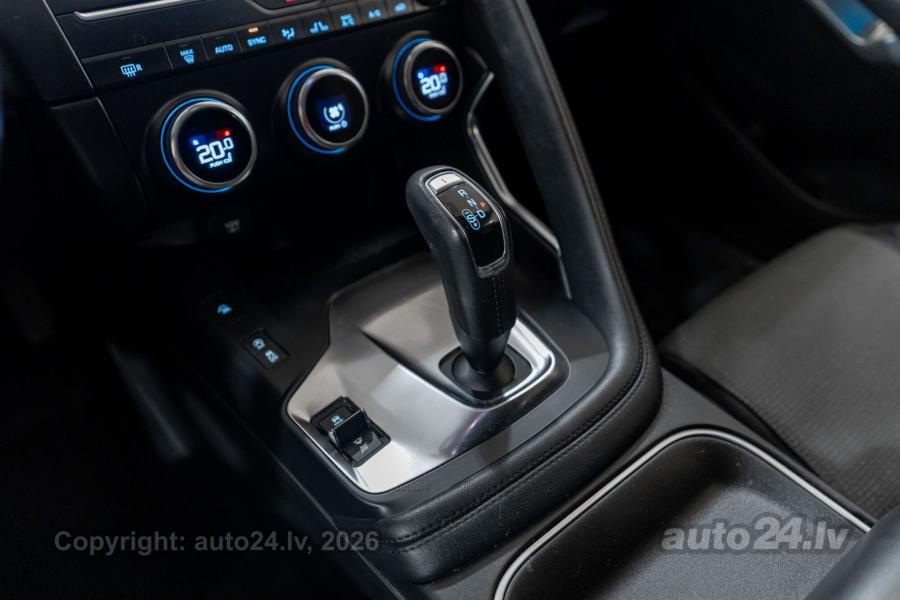 Melns Jaguar E-Pace 2019 Tallina, ar dzinēja tilpumu 2.00 L un nobraukumu 133 tūkst. km par 16990 €, foto 15 vietnē AUTOMOTO.COM.LV