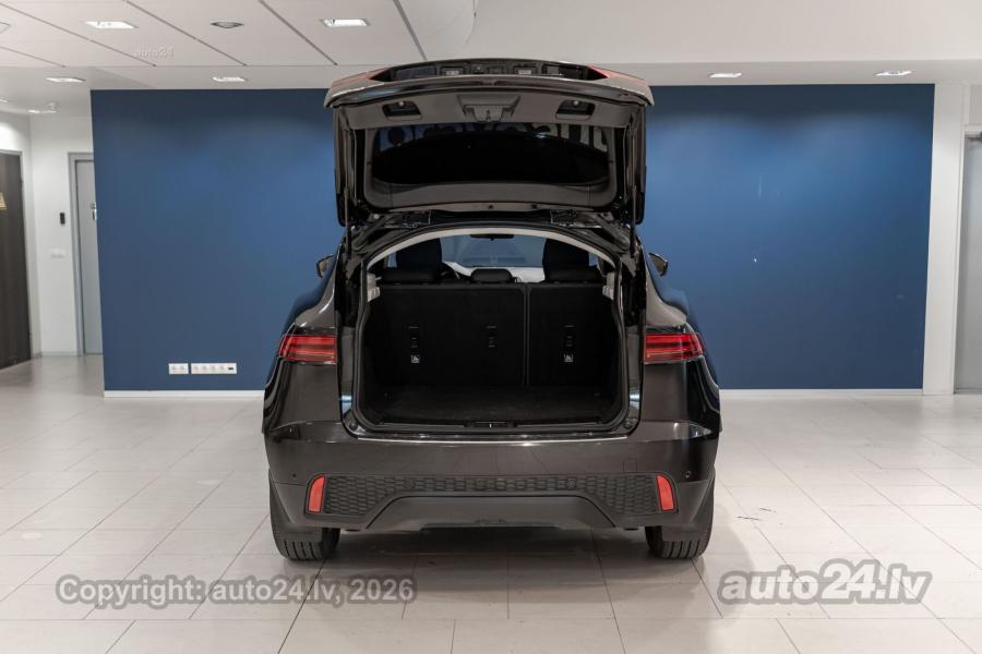 Melns Jaguar E-Pace 2019 Tallina, ar dzinēja tilpumu 2.00 L un nobraukumu 133 tūkst. km par 16990 €, foto 19 vietnē AUTOMOTO.COM.LV