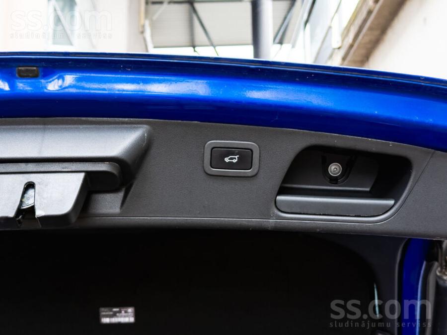 Синий Ягуар E-Pace 2018 в Рига, объемом двигателя 2.00 л и пробегом 105 тыс. км за 14900 €, фото 13 на AUTOMOTO.COM.LV