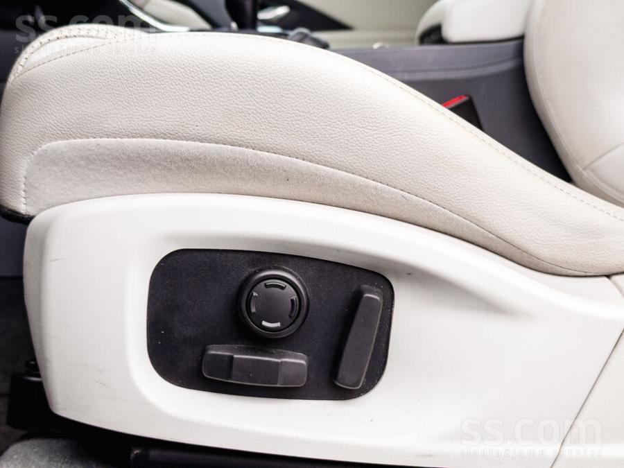 Синий Ягуар E-Pace 2018 в Рига, объемом двигателя 2.00 л и пробегом 105 тыс. км за 14900 €, фото 20 на AUTOMOTO.COM.LV