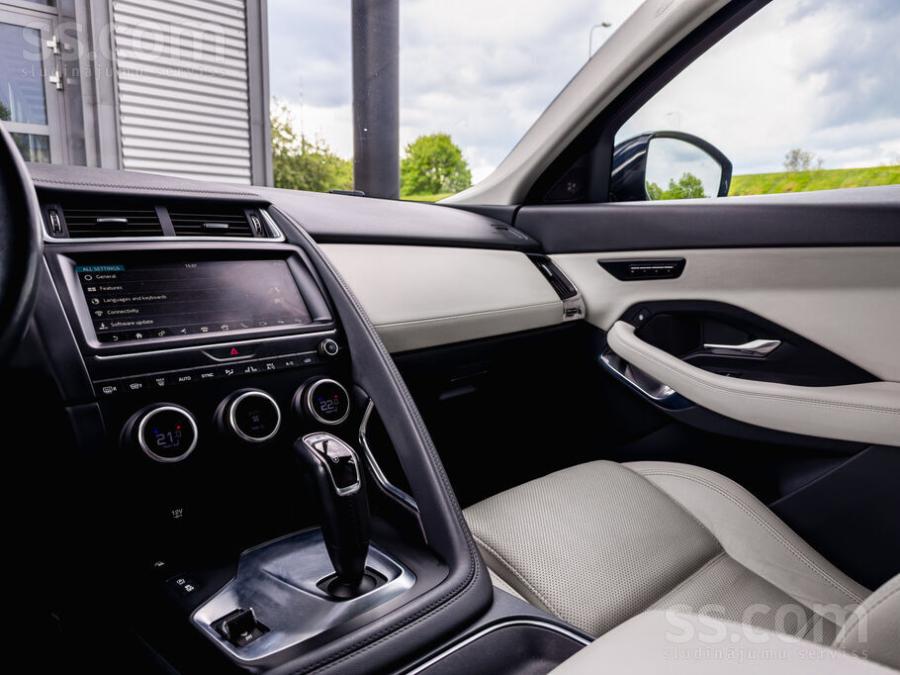 Синий Ягуар E-Pace 2018 в Рига, объемом двигателя 2.00 л и пробегом 105 тыс. км за 14900 €, фото 21 на AUTOMOTO.COM.LV