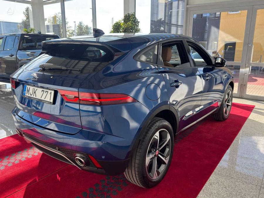 Blue Jaguar E-Pace 2022 in Siauliai, with an engine capacity of 2.00 L and mileage of 81 thousand km for 28900 €, photo 6 on AUTOMOTO.COM.LV