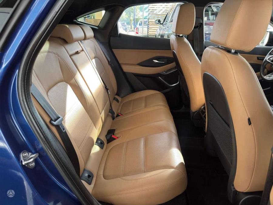 Blue Jaguar E-Pace 2022 in Siauliai, with an engine capacity of 2.00 L and mileage of 81 thousand km for 28900 €, photo 17 on AUTOMOTO.COM.LV