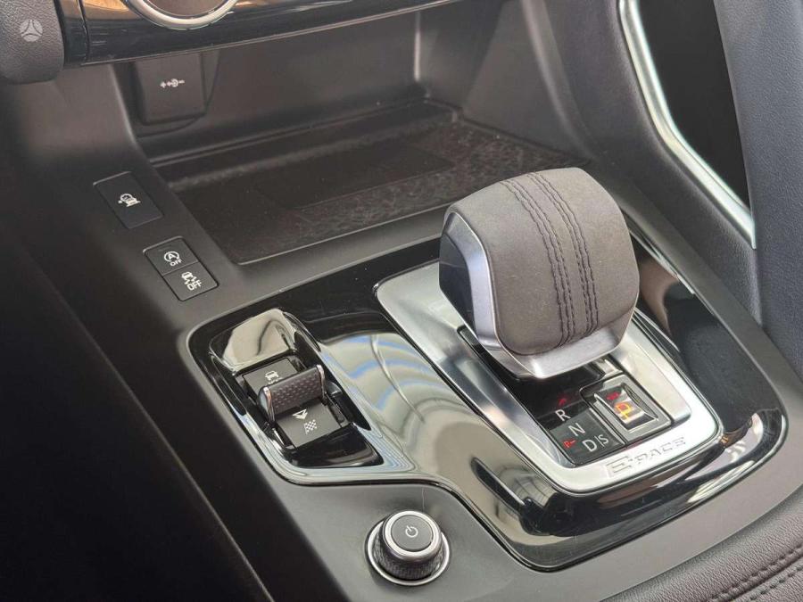 Blue Jaguar E-Pace 2022 in Siauliai, with an engine capacity of 2.00 L and mileage of 81 thousand km for 28900 €, photo 24 on AUTOMOTO.COM.LV