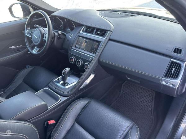 Jaguar E-Pace 2018 Tauragė, ar dzinēja tilpumu 2.00 L un nobraukumu 123 tūkst. km par 13500 €, foto 11 vietnē AUTOMOTO.COM.LV