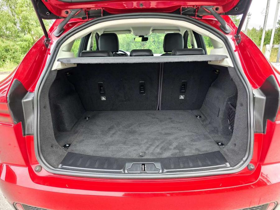 Jaguar E-Pace 2018 in Taurage, with an engine capacity of 2.00 L and mileage of 139 thousand km for 12900 €, photo 16 on AUTOMOTO.COM.LV
