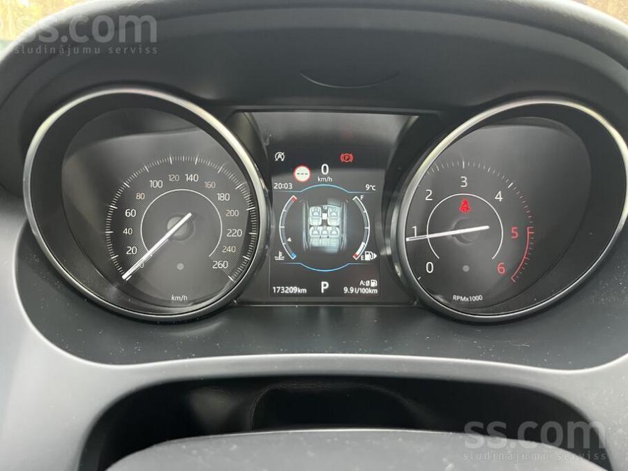 Серый Ягуар E-Pace 2018 в Рига, объемом двигателя 2.00 л и пробегом 173 тыс. км за 14590 €, фото 14 на AUTOMOTO.COM.LV