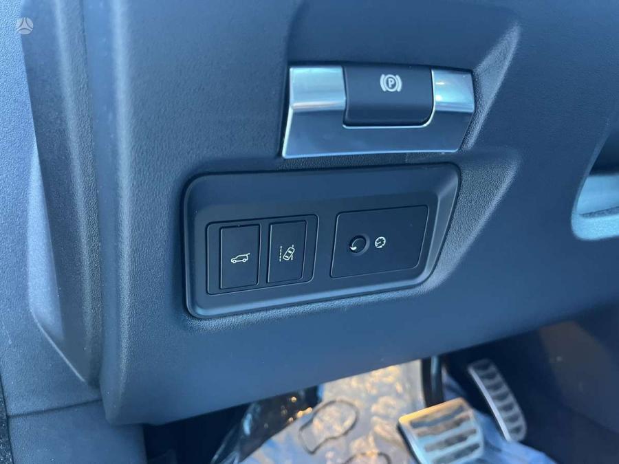 Pelēks Jaguar E-Pace 2018 Tauragė, ar dzinēja tilpumu 2.00 L un nobraukumu 123 tūkst. km par 12000 €, foto 21 vietnē AUTOMOTO.COM.LV