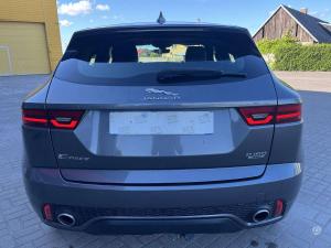 Pelēks Jaguar E-Pace 2018 Tauragė, ar dzinēja tilpumu 2.00 L un nobraukumu 123 tūkst. km par 11800 €, foto 9 vietnē AUTOMOTO.COM.LV