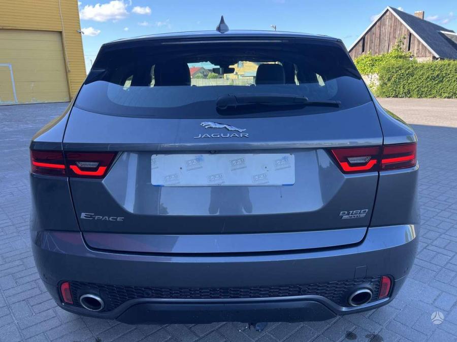 Pelēks Jaguar E-Pace 2018 Tauragė, ar dzinēja tilpumu 2.00 L un nobraukumu 123 tūkst. km par 11800 €, foto 9 vietnē AUTOMOTO.COM.LV