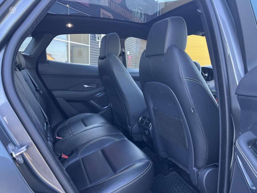 Pelēks Jaguar E-Pace 2018 Tauragė, ar dzinēja tilpumu 2.00 L un nobraukumu 123 tūkst. km par 11800 €, foto 15 vietnē AUTOMOTO.COM.LV