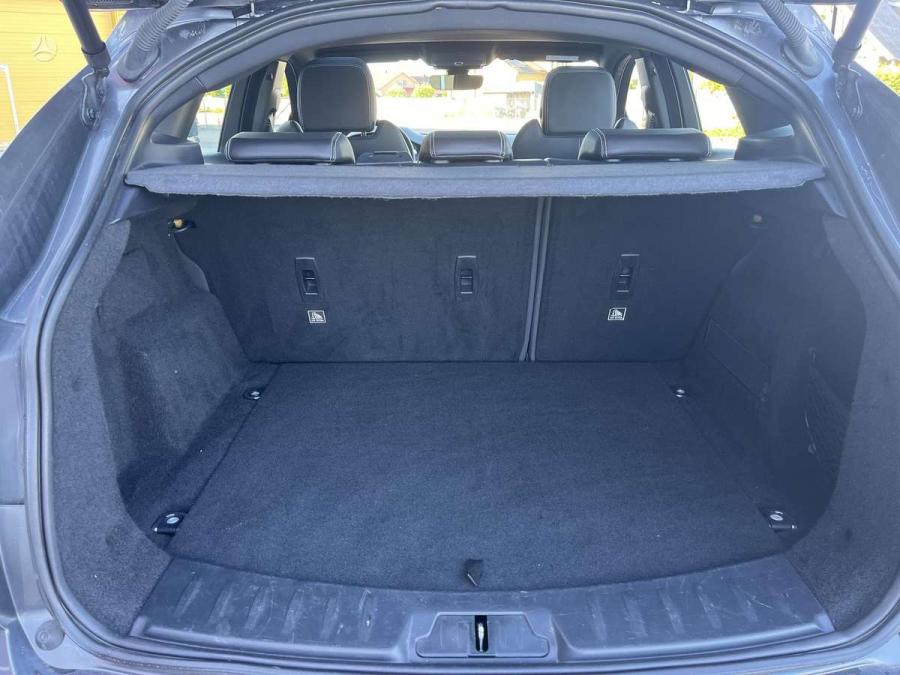 Pelēks Jaguar E-Pace 2018 Tauragė, ar dzinēja tilpumu 2.00 L un nobraukumu 123 tūkst. km par 11800 €, foto 18 vietnē AUTOMOTO.COM.LV