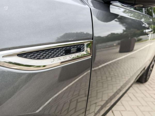 Jaguar E-Pace 2018 Tauragė vietnē Pelēks Jaguar E-Pace 2018 Tauragė, ar dzinēja tilpumu 2.00 L un nobraukumu 199 tūkst. km par 10900 €, foto 6 vietnē AUTOMOTO.COM.LV