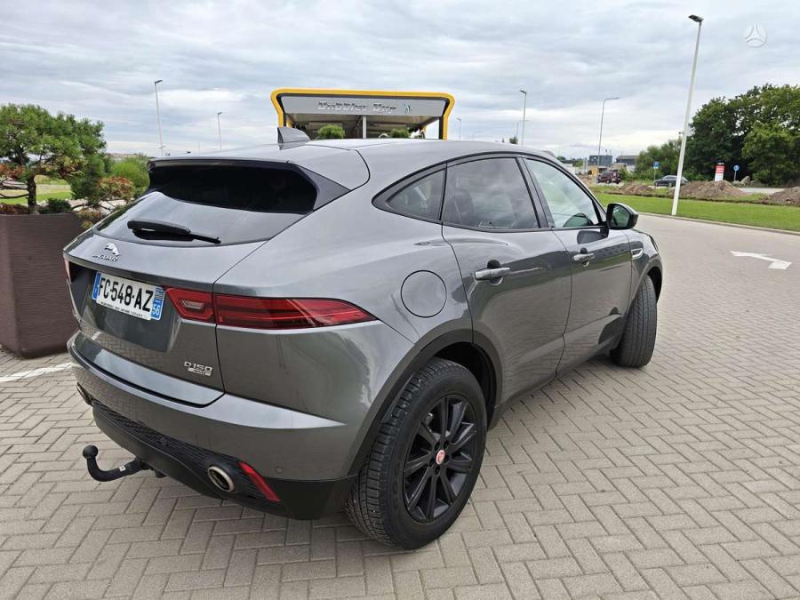 Pelēks Jaguar E-Pace 2018 Tauragė, ar dzinēja tilpumu 2.00 L un nobraukumu 199 tūkst. km par 10900 €, foto 8 vietnē AUTOMOTO.COM.LV