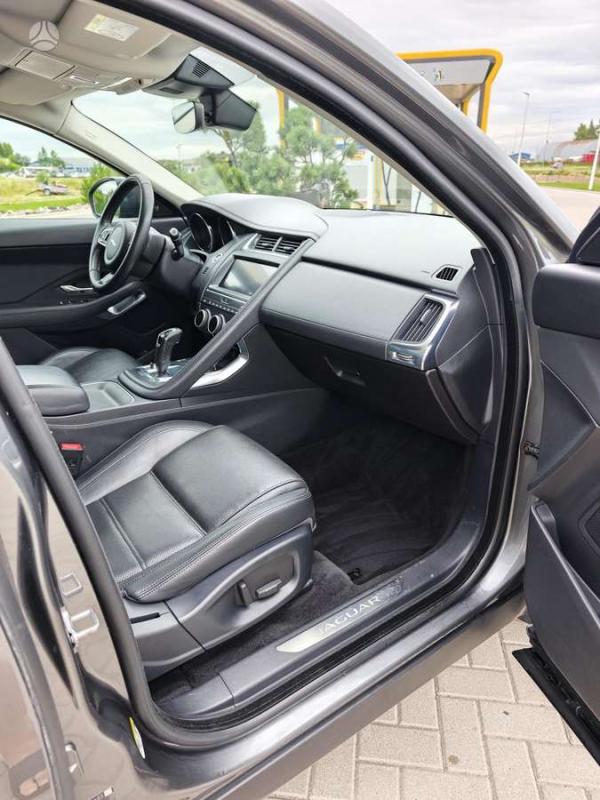 Jaguar E-Pace 2018 Tauragė vietnē Pelēks Jaguar E-Pace 2018 Tauragė, ar dzinēja tilpumu 2.00 L un nobraukumu 199 tūkst. km par 10900 €, foto 11 vietnē AUTOMOTO.COM.LV