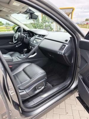 Pelēks Jaguar E-Pace 2018 Tauragė, ar dzinēja tilpumu 2.00 L un nobraukumu 199 tūkst. km par 10900 €, foto 12 vietnē AUTOMOTO.COM.LV