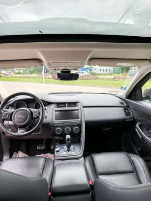 Pelēks Jaguar E-Pace 2018 Tauragė, ar dzinēja tilpumu 2.00 L un nobraukumu 199 tūkst. km par 10900 €, foto 19 vietnē AUTOMOTO.COM.LV