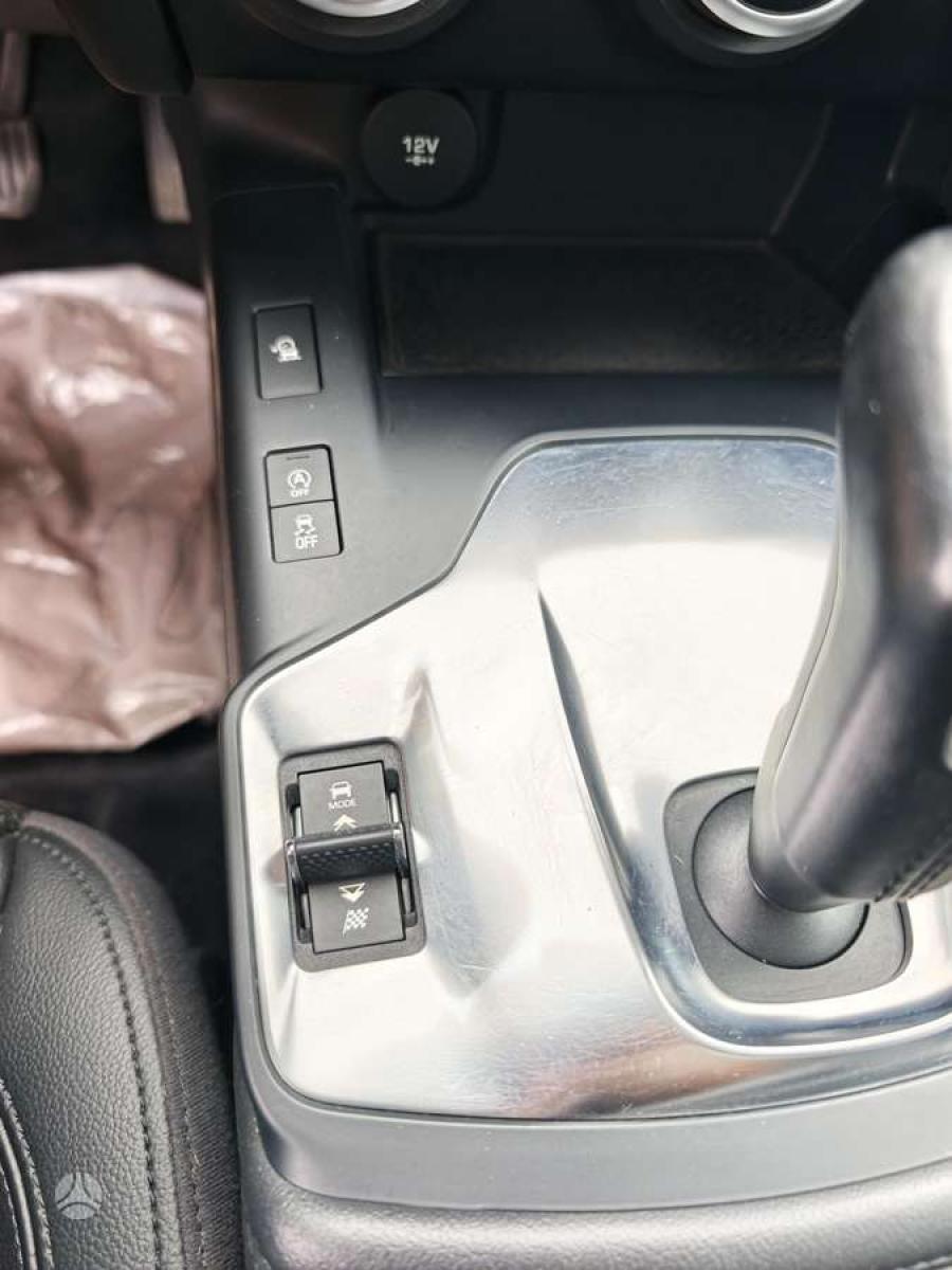 Pelēks Jaguar E-Pace 2018 Tauragė, ar dzinēja tilpumu 2.00 L un nobraukumu 199 tūkst. km par 10900 €, foto 23 vietnē AUTOMOTO.COM.LV