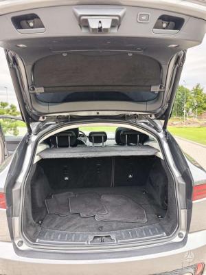 Pelēks Jaguar E-Pace 2018 Tauragė, ar dzinēja tilpumu 2.00 L un nobraukumu 199 tūkst. km par 10900 €, foto 24 vietnē AUTOMOTO.COM.LV