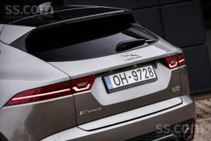 Pelēks Jaguar E-Pace 2019 Jelgava, ar dzinēja tilpumu 2.00 L un nobraukumu 137 tūkst. km par 16999 €, foto 18 vietnē AUTOMOTO.COM.LV