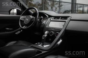 Pelēks Jaguar E-Pace 2019 Jelgava, ar dzinēja tilpumu 2.00 L un nobraukumu 137 tūkst. km par 16999 €, foto 20 vietnē AUTOMOTO.COM.LV