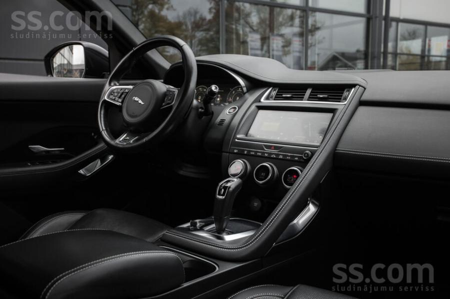 Pelēks Jaguar E-Pace 2019 Jelgava, ar dzinēja tilpumu 2.00 L un nobraukumu 137 tūkst. km par 16999 €, foto 20 vietnē AUTOMOTO.COM.LV