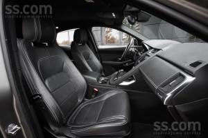 Pelēks Jaguar E-Pace 2019 Jelgava, ar dzinēja tilpumu 2.00 L un nobraukumu 137 tūkst. km par 16999 €, foto 22 vietnē AUTOMOTO.COM.LV