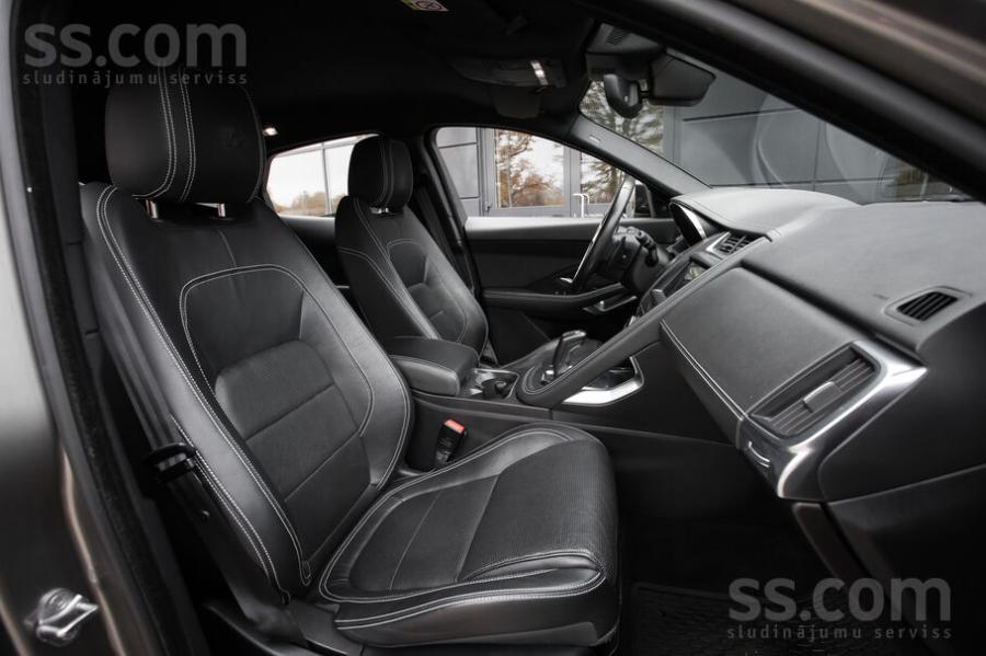 Pelēks Jaguar E-Pace 2019 Jelgava, ar dzinēja tilpumu 2.00 L un nobraukumu 137 tūkst. km par 16999 €, foto 22 vietnē AUTOMOTO.COM.LV