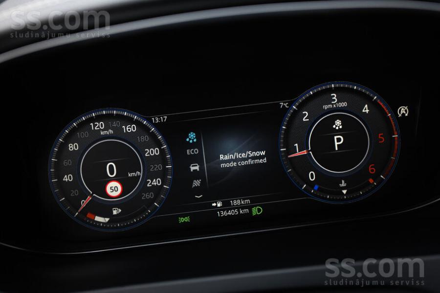 Pelēks Jaguar E-Pace 2019 Jelgava, ar dzinēja tilpumu 2.00 L un nobraukumu 137 tūkst. km par 16999 €, foto 27 vietnē AUTOMOTO.COM.LV