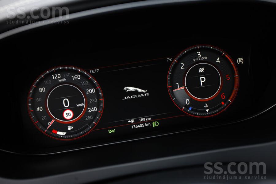 Pelēks Jaguar E-Pace 2019 Jelgava, ar dzinēja tilpumu 2.00 L un nobraukumu 137 tūkst. km par 16999 €, foto 28 vietnē AUTOMOTO.COM.LV