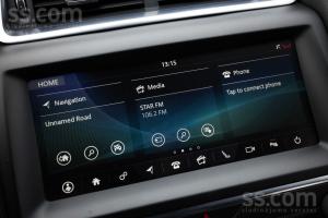 Pelēks Jaguar E-Pace 2019 Jelgava, ar dzinēja tilpumu 2.00 L un nobraukumu 137 tūkst. km par 16999 €, foto 32 vietnē AUTOMOTO.COM.LV