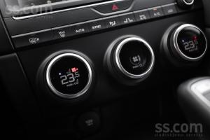 Pelēks Jaguar E-Pace 2019 Jelgava, ar dzinēja tilpumu 2.00 L un nobraukumu 137 tūkst. km par 16999 €, foto 34 vietnē AUTOMOTO.COM.LV