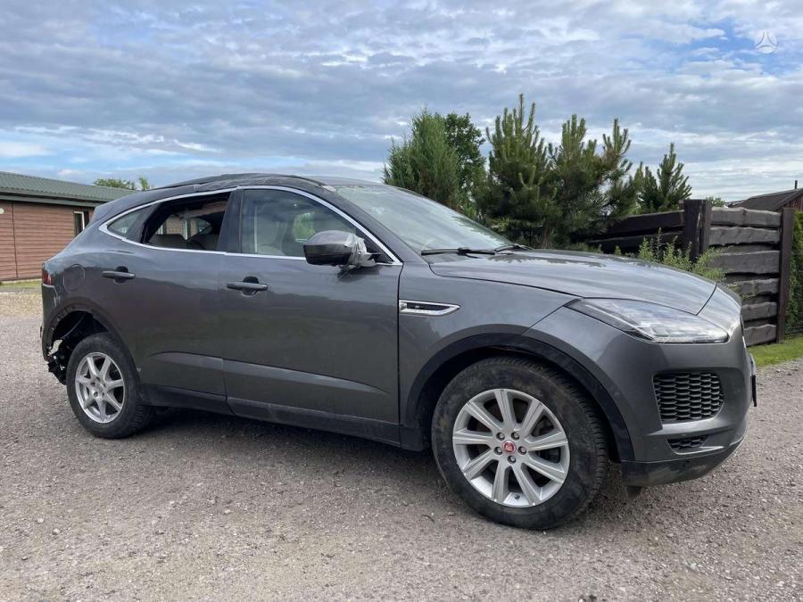 Grey Jaguar E-Pace 2020 in Panevezys, with an engine capacity of 2.00 L and mileage of 70 thousand km for 7600 €, photo 7 on AUTOMOTO.COM.LV