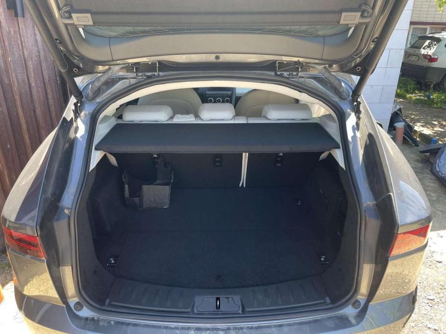 Grey Jaguar E-Pace 2020 in Panevezys, with an engine capacity of 2.00 L and mileage of 70 thousand km for 7600 €, photo 18 on AUTOMOTO.COM.LV