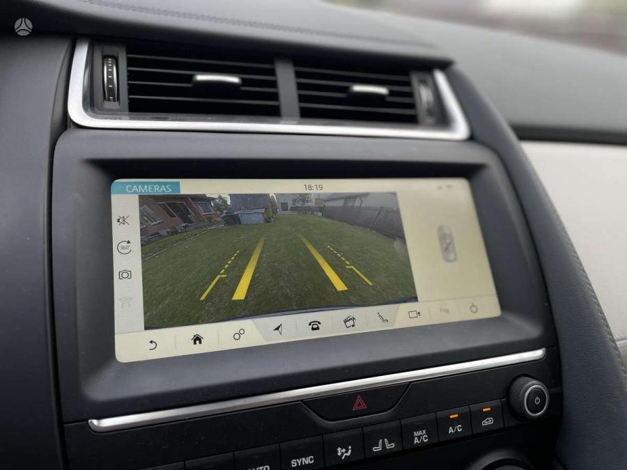 Серый Ягуар E-Pace 2020 в Паневежис, объемом двигателя 2.00 л и пробегом 70 тыс. км за 7300 €, фото 14 на AUTOMOTO.COM.LV