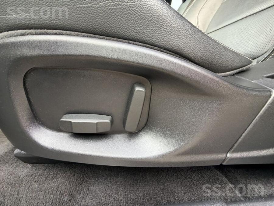 Grey Jaguar E-Pace 2020 in Riga, with an engine capacity of 2.00 L and mileage of 189 thousand km for 14700 €, photo 14 on AUTOMOTO.COM.LV