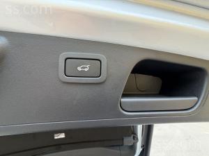 Grey Jaguar E-Pace 2020 in Riga, with an engine capacity of 2.00 L and mileage of 189 thousand km for 14700 €, photo 19 on AUTOMOTO.COM.LV
