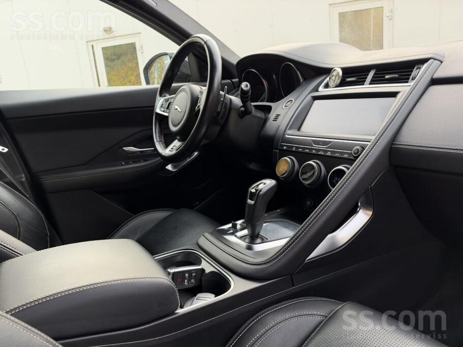 Grey Jaguar E-Pace 2020 in Riga, with an engine capacity of 2.00 L and mileage of 189 thousand km for 14700 €, photo 22 on AUTOMOTO.COM.LV