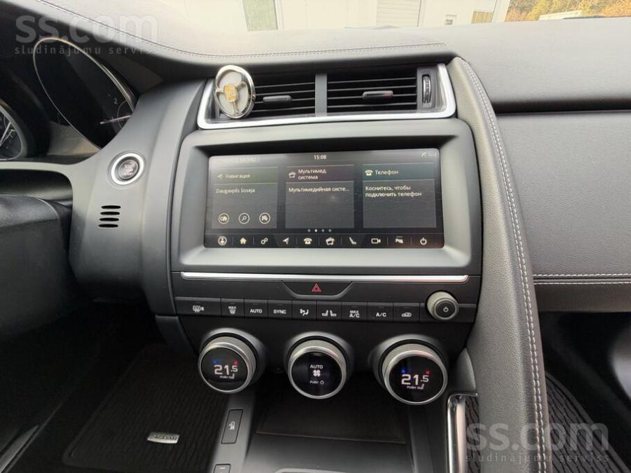 Grey Jaguar E-Pace 2020 in Riga, with an engine capacity of 2.00 L and mileage of 189 thousand km for 14700 €, photo 25 on AUTOMOTO.COM.LV