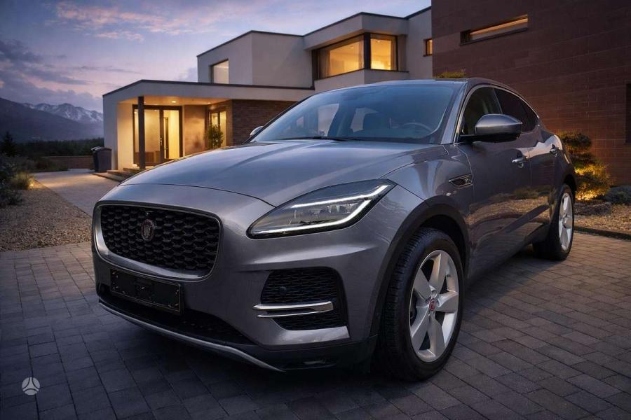 Pelēks Jaguar E-Pace 2021 Kauņa, ar dzinēja tilpumu 2.00 L un nobraukumu 173 tūkst. km par 21950 €, foto 1 vietnē AUTOMOTO.COM.LV